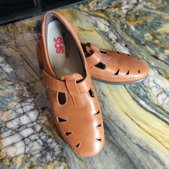 SAS | Shoes | Sas Womans Shoes 92 N Roamer Chestnut Leatherslip On Soft ...